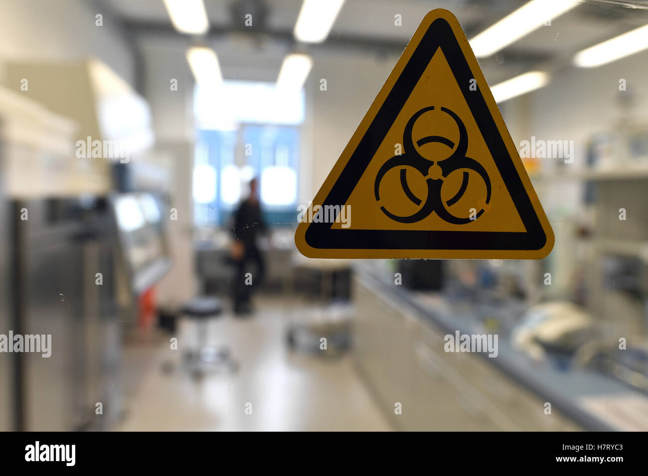 Biological hazard sign hi-res stock photography and images - Alamy