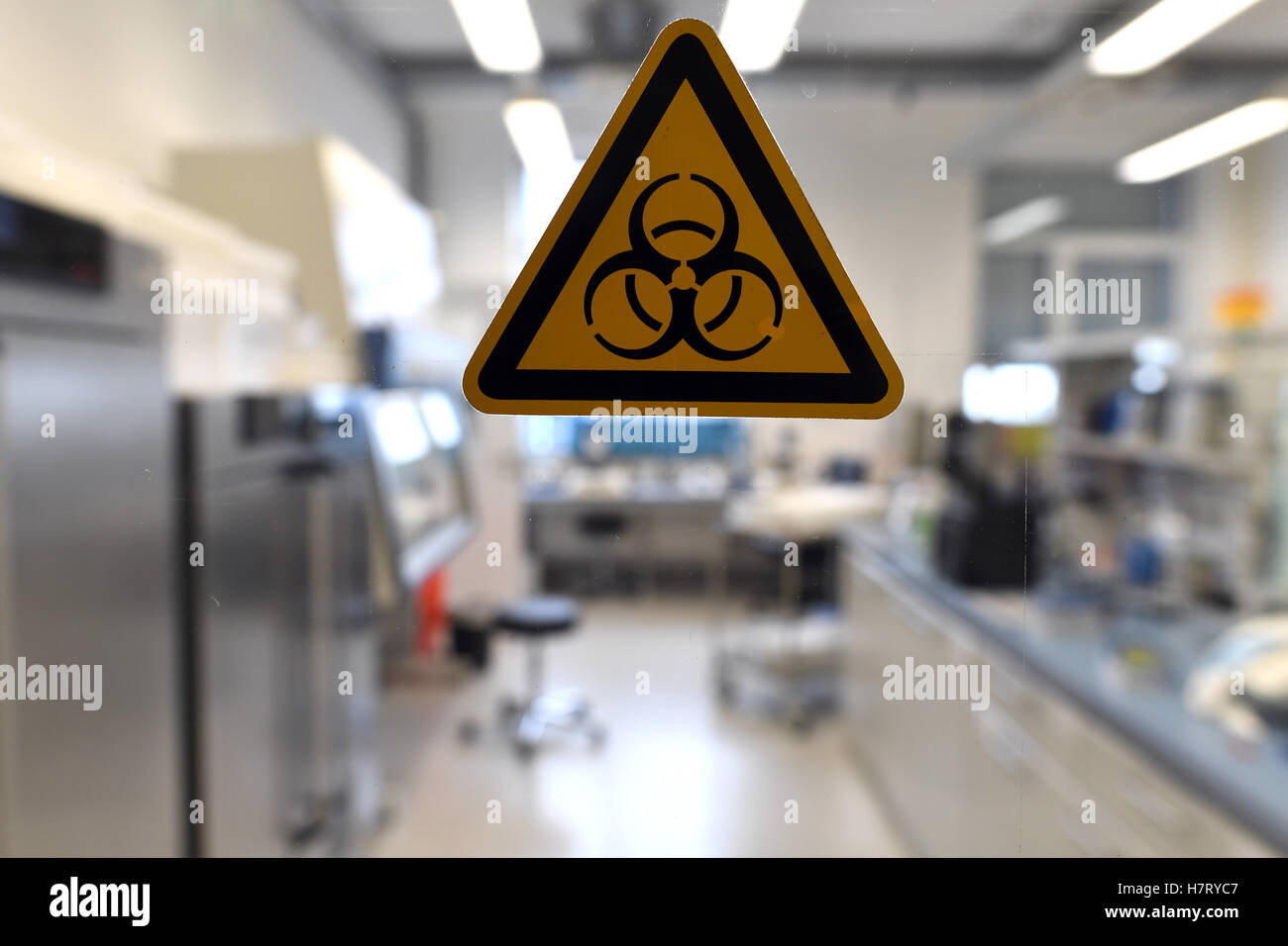 Duesseldorf, Germany. 08th Nov, 2016. A 'Biological Hazard' sign in ...