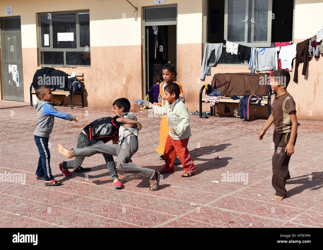 Iraq children playing hi-res stock photography and images - Alamy