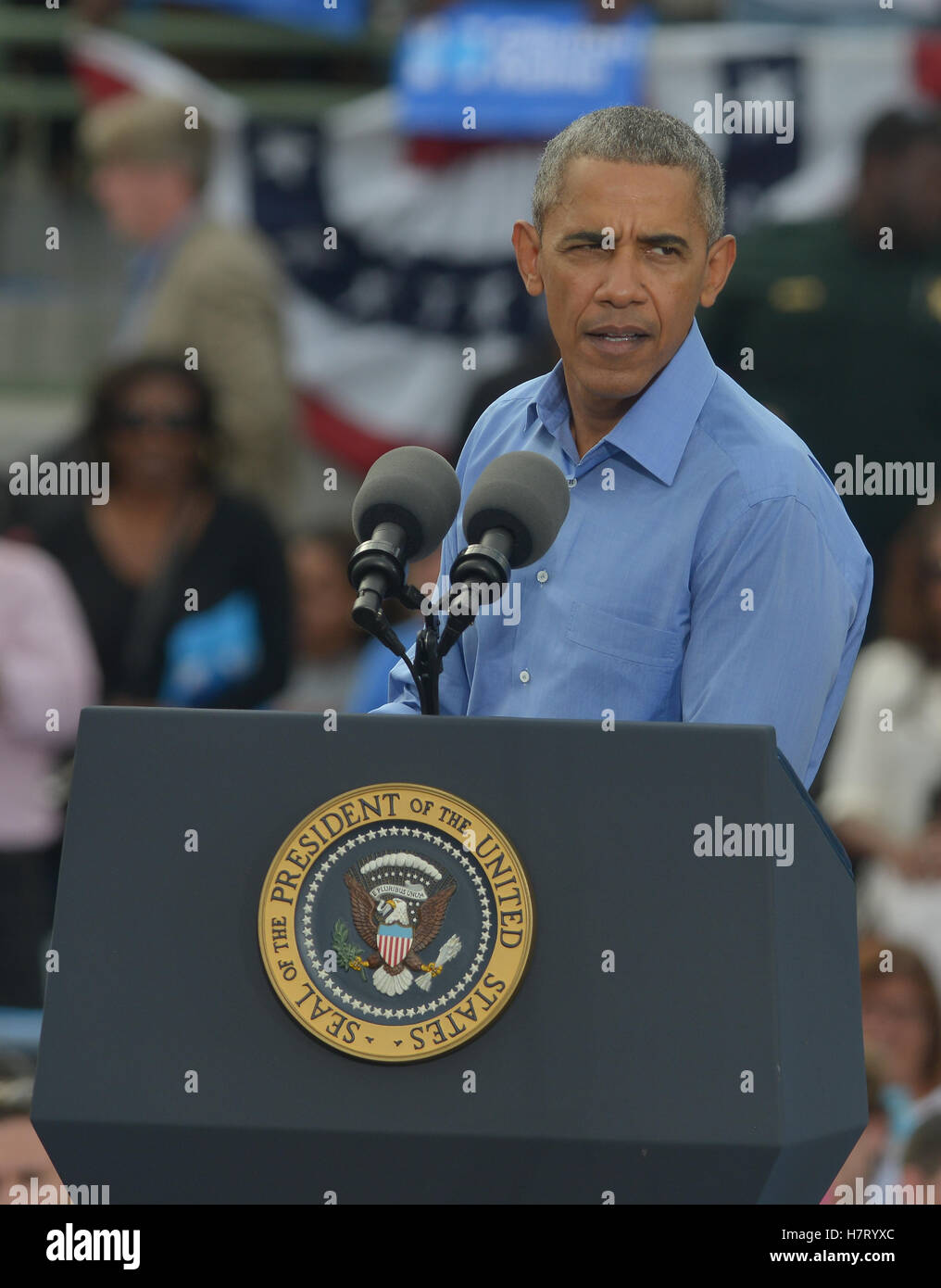 Kissimmee, FL, USA. 06th Nov, 2016. President Barack Obama Campaign for ...