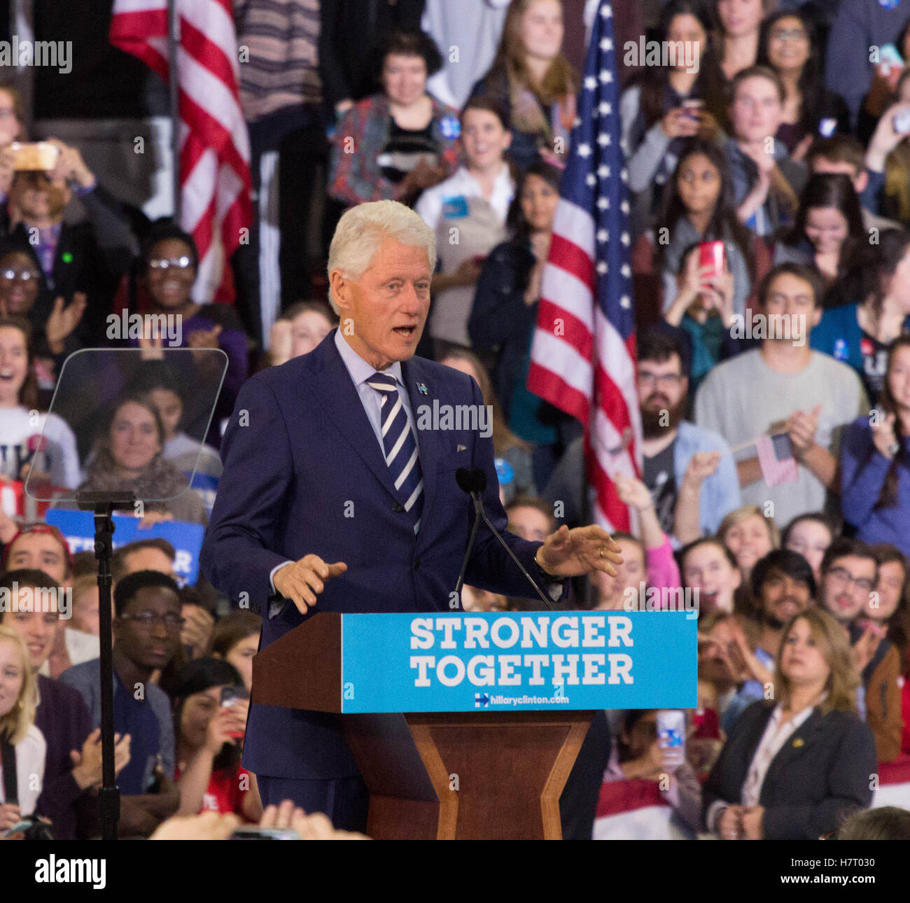 Raleigh, USA. 07th Nov, 2016. Former President Bill Clinton speaking at ...