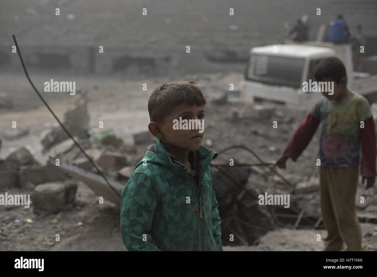 Qayyarah, Niniveh, Iraq. 8th Nov, 2016. 08/11/2016. Qayyarah, Iraq. An ...