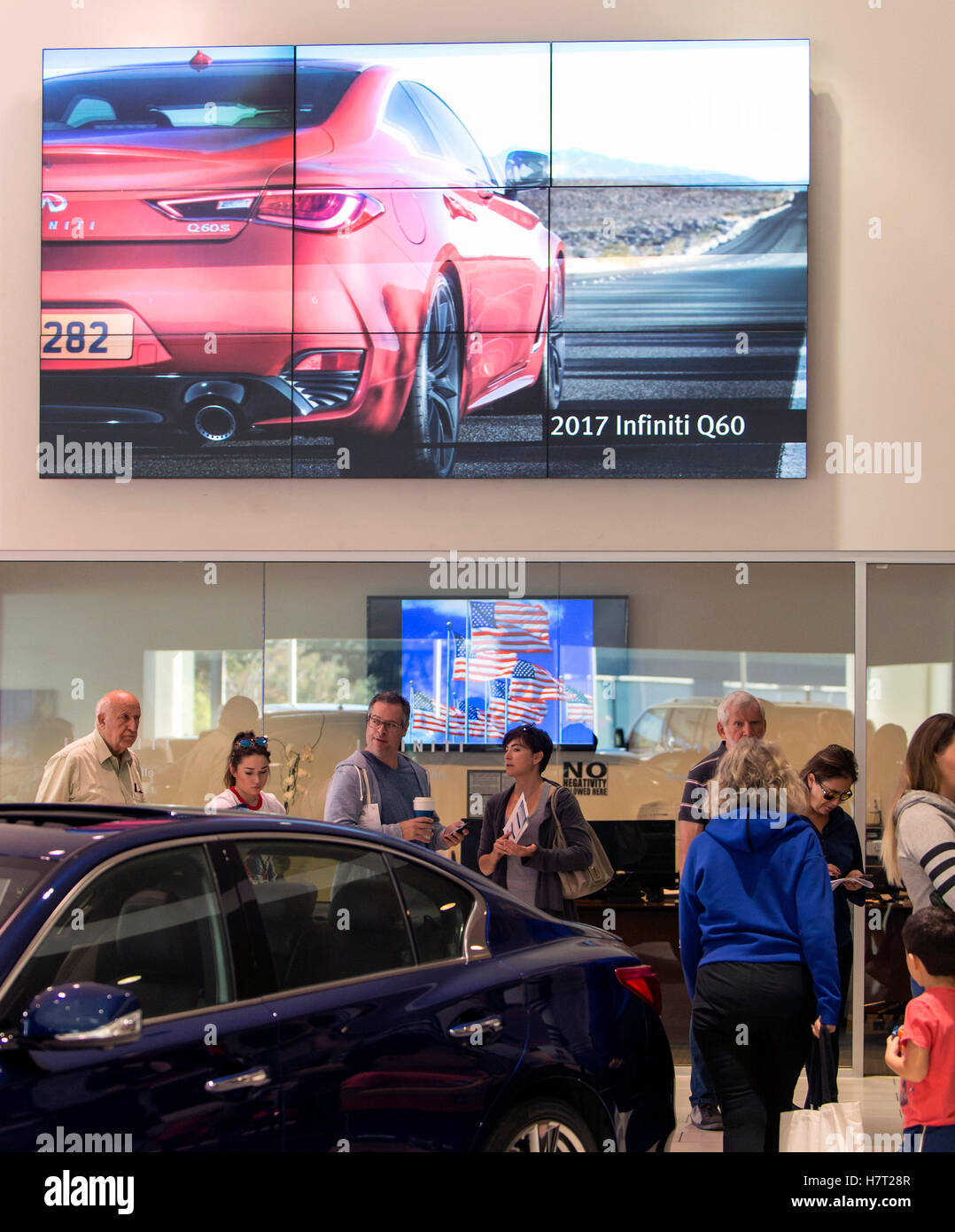 Infiniti dealership hi-res stock photography and images - Alamy
