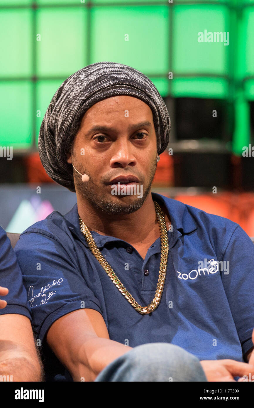 Zoome in hi-res stock photography and images - Alamy