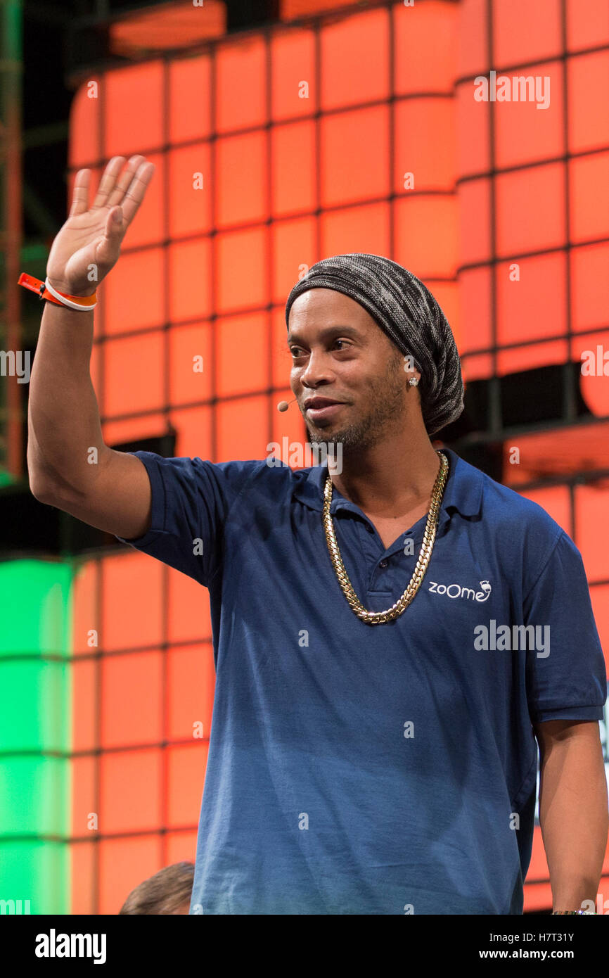 Zoome in hi-res stock photography and images - Alamy