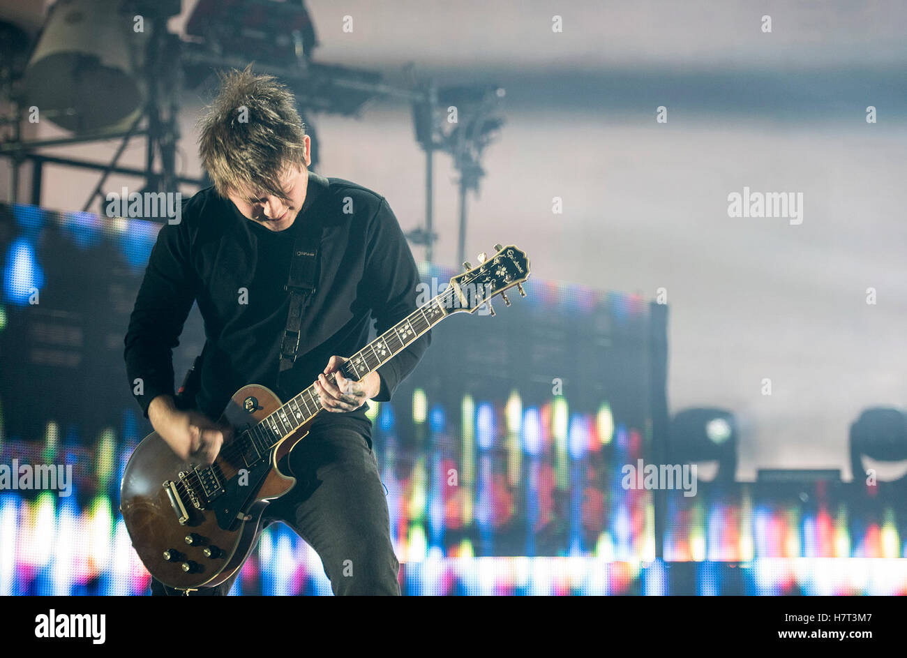 Bring me the horizon hi-res stock photography and images - Alamy