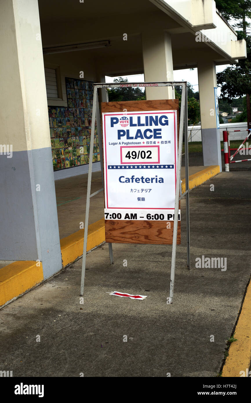 Polling place sign, 2016 US presidential election Stock Photo - Alamy