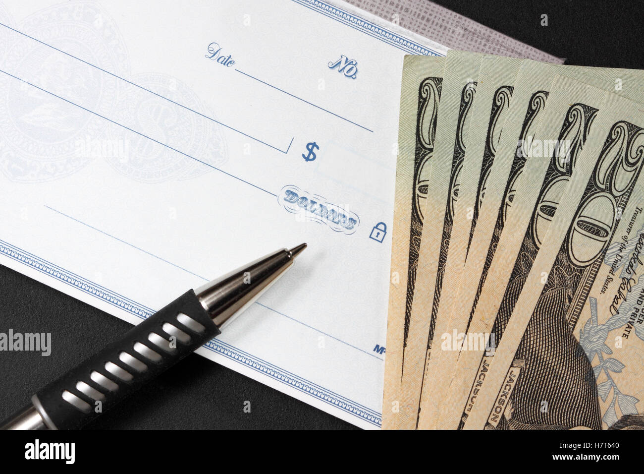 Blank check hi-res stock photography and images - Alamy