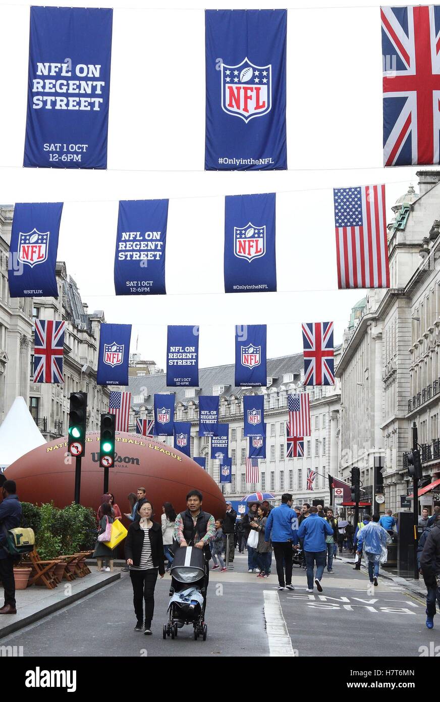 London, UK. 011016. Atmosphere. NFL on Regent Street - the length of ...