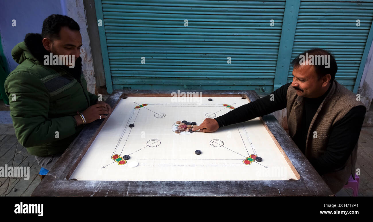 Traditional indian board game hi-res stock photography and images - Alamy