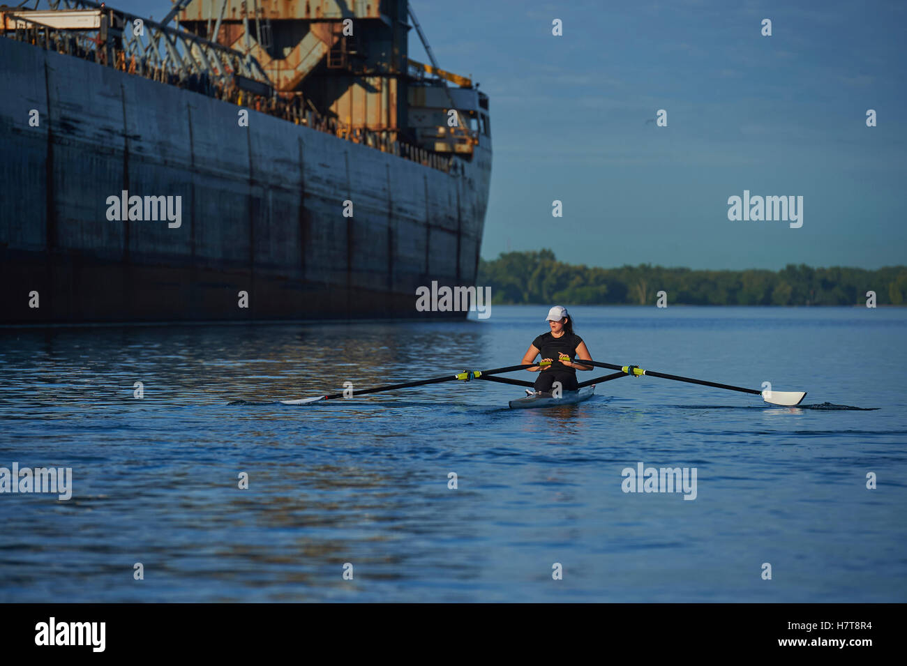 Single oar sculling hi-res stock photography and images - Alamy