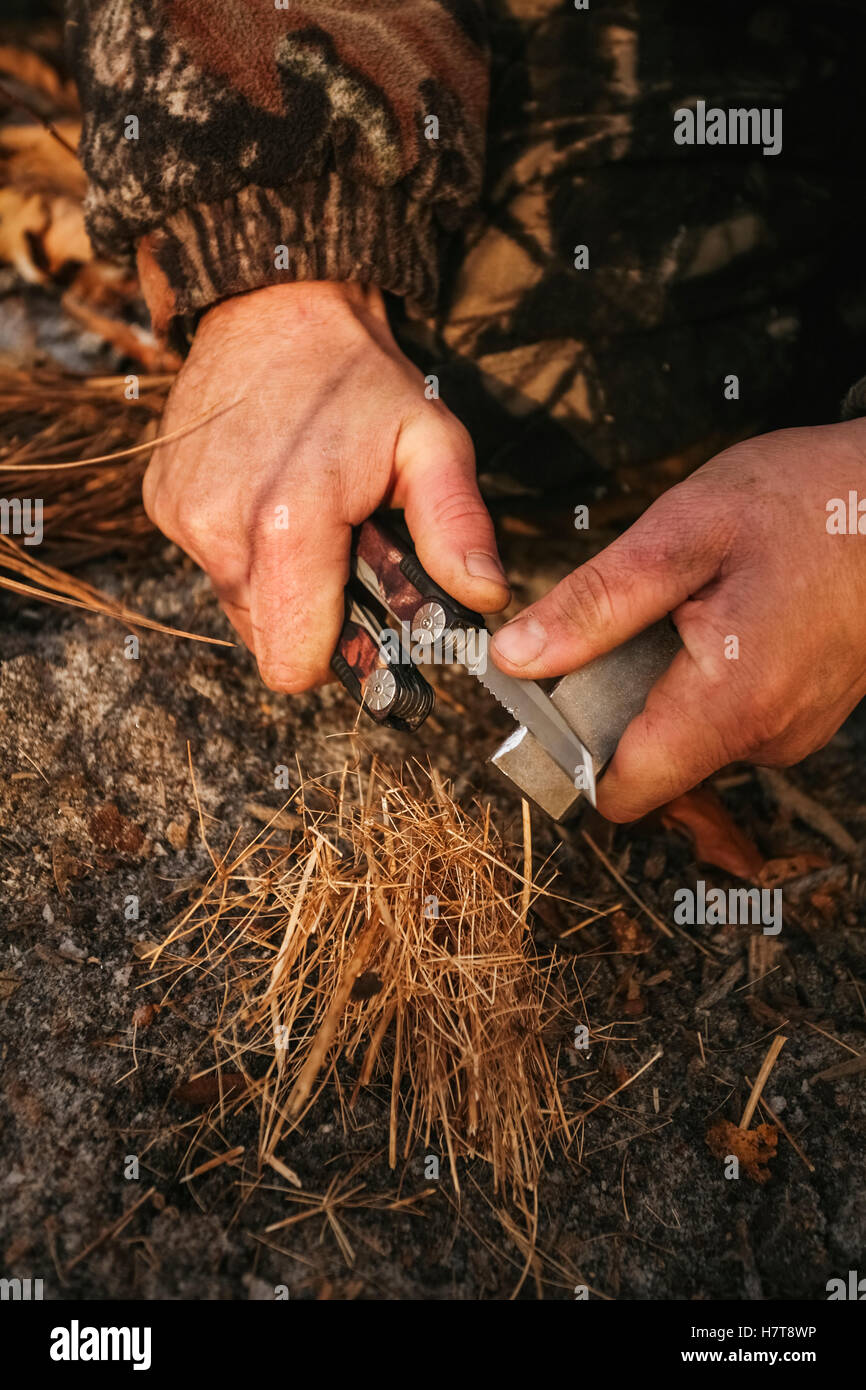 Magnesium fire starter hi-res stock photography and images - Alamy