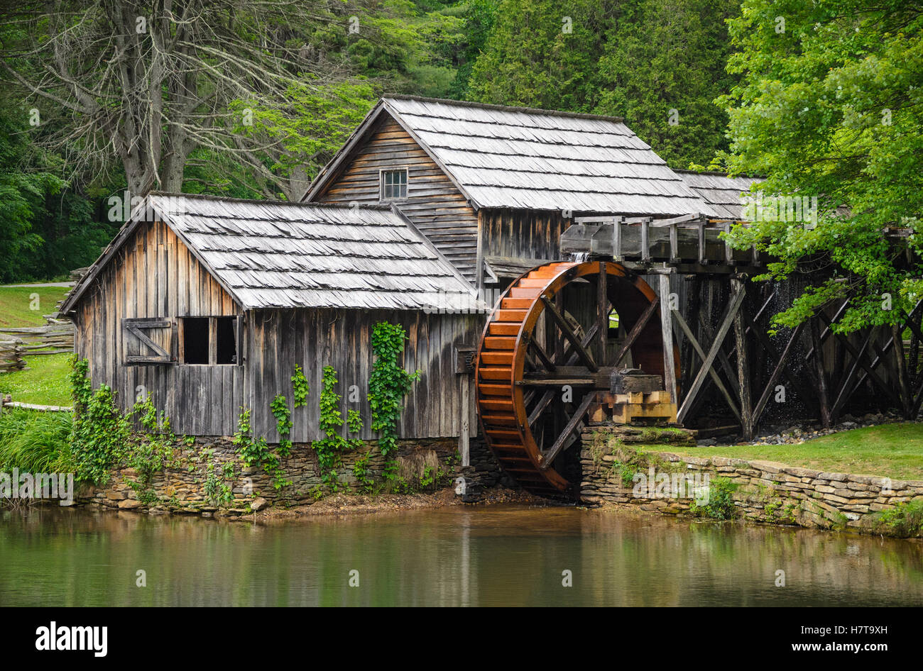 Blue ridge mountains virginia hi-res stock photography and images - Alamy