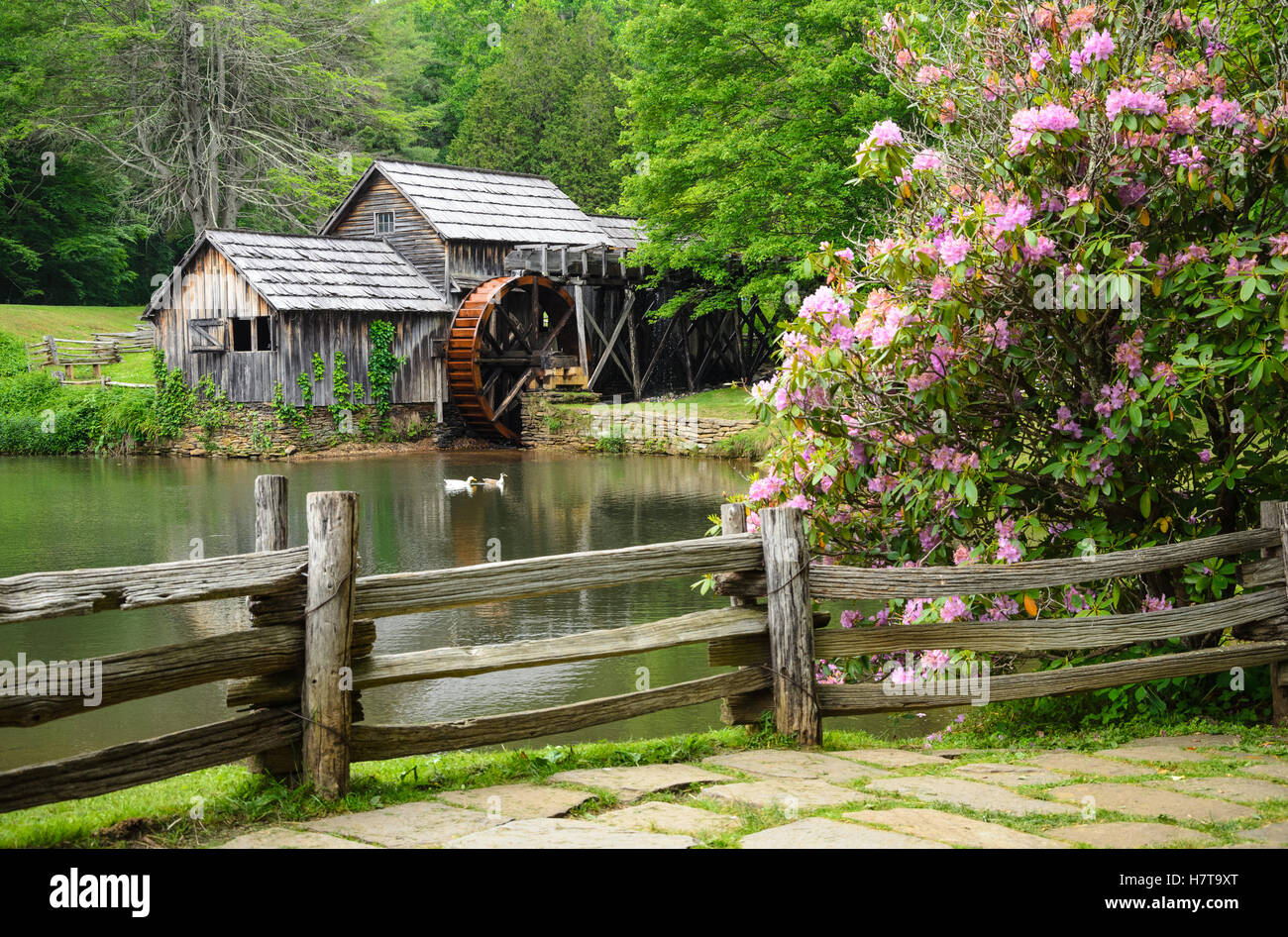 Blue ridge parkway hi-res stock photography and images - Alamy