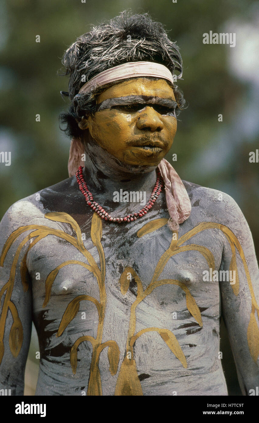 Tribesman of the Wanum people wearing traditional costume and body ...