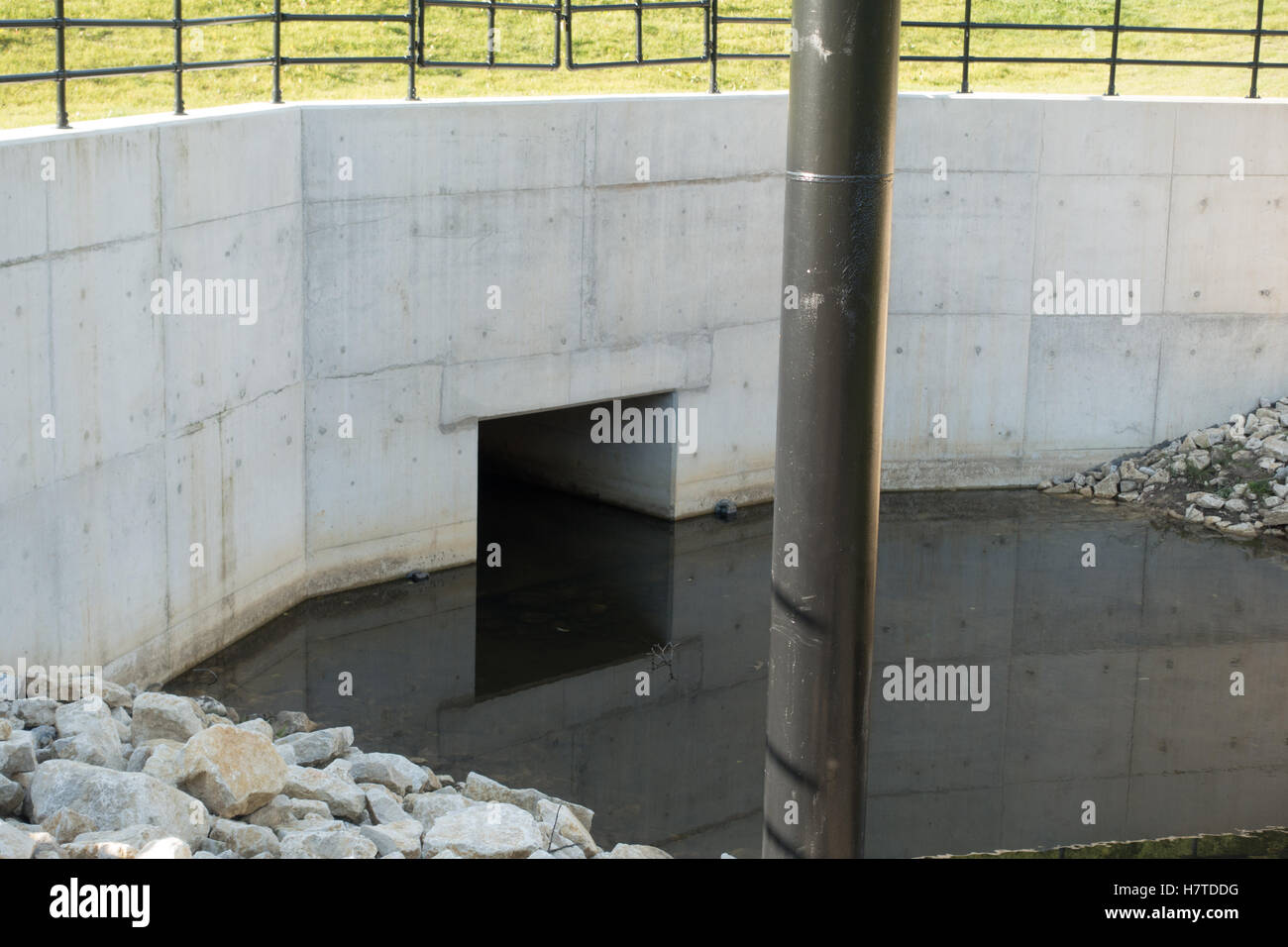 Flood storage hi-res stock photography and images - Alamy