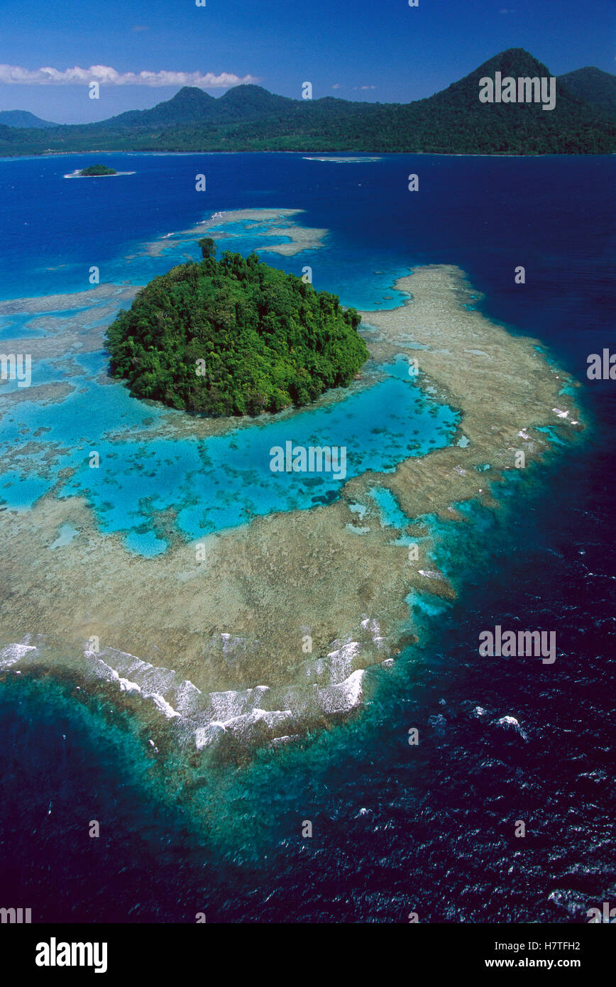 Coral reefs and islands, Kimbe Bay, West New Britain Island, Papua New ...