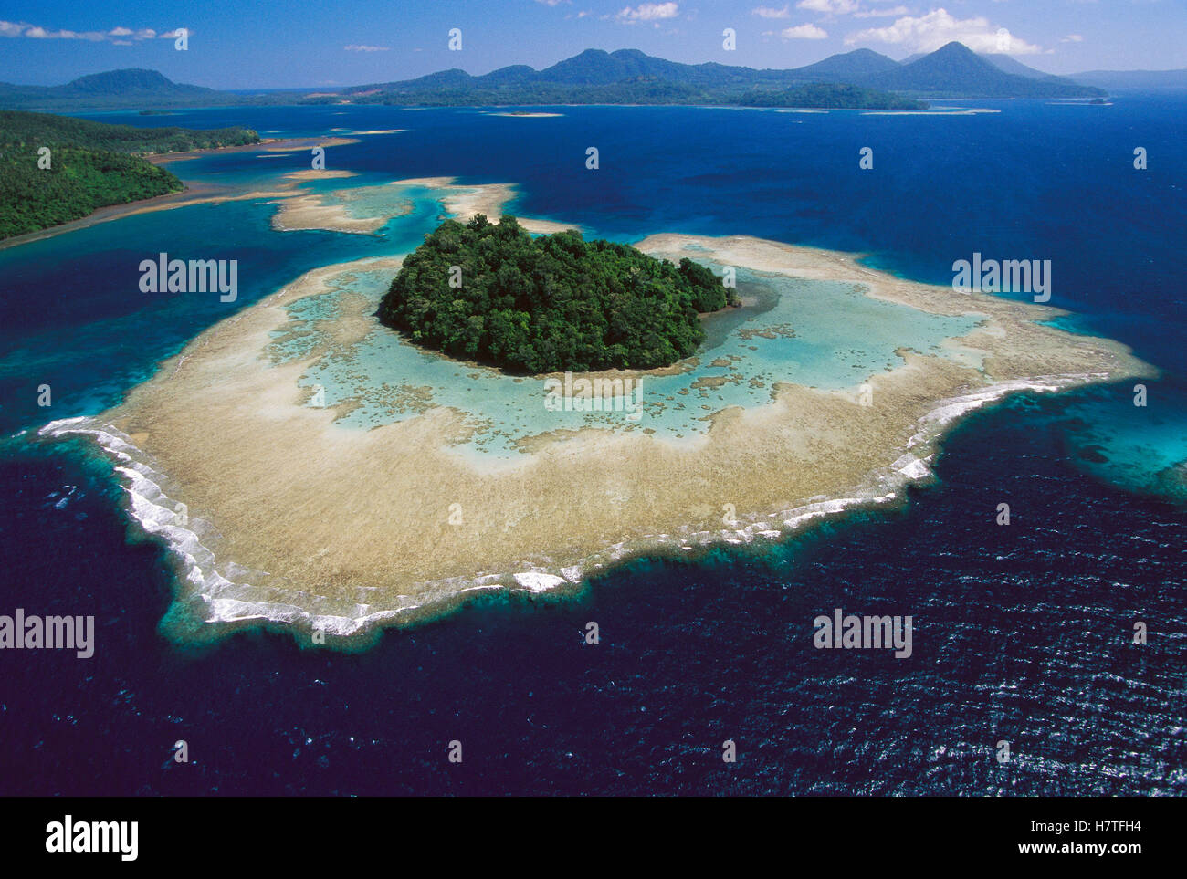 Coral reefs and islands, Kimbe Bay, West New Britain Island, Papua New ...