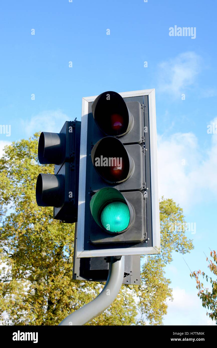 Green traffic light uk sky hi-res stock photography and images - Alamy