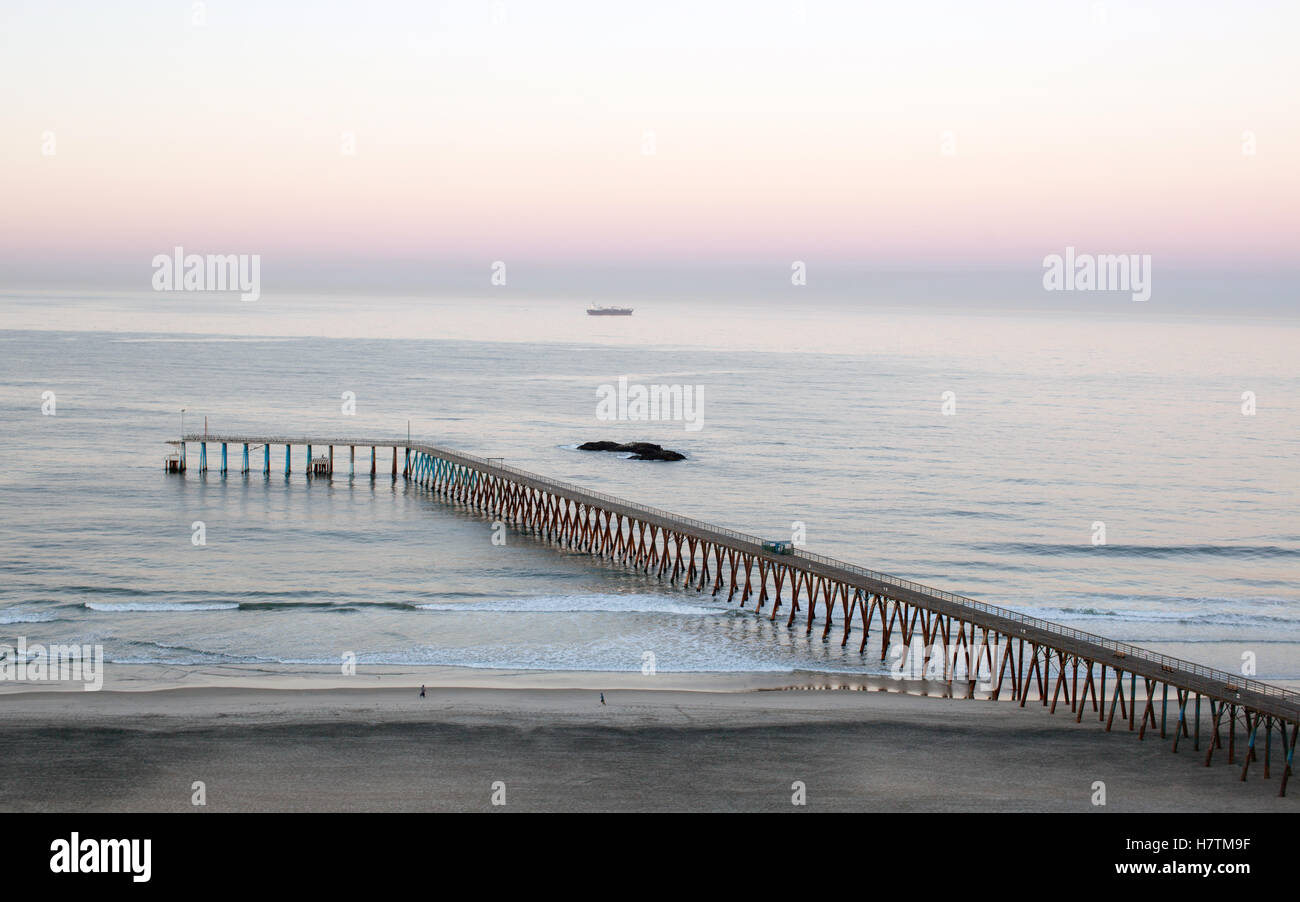 The Rosarito beach and pier outside the famous Rosarito Beach Hotel in ...