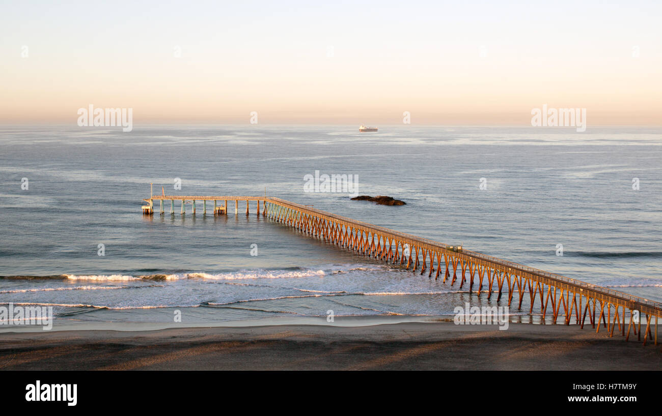 The Rosarito beach and pier outside the famous Rosarito Beach Hotel in ...