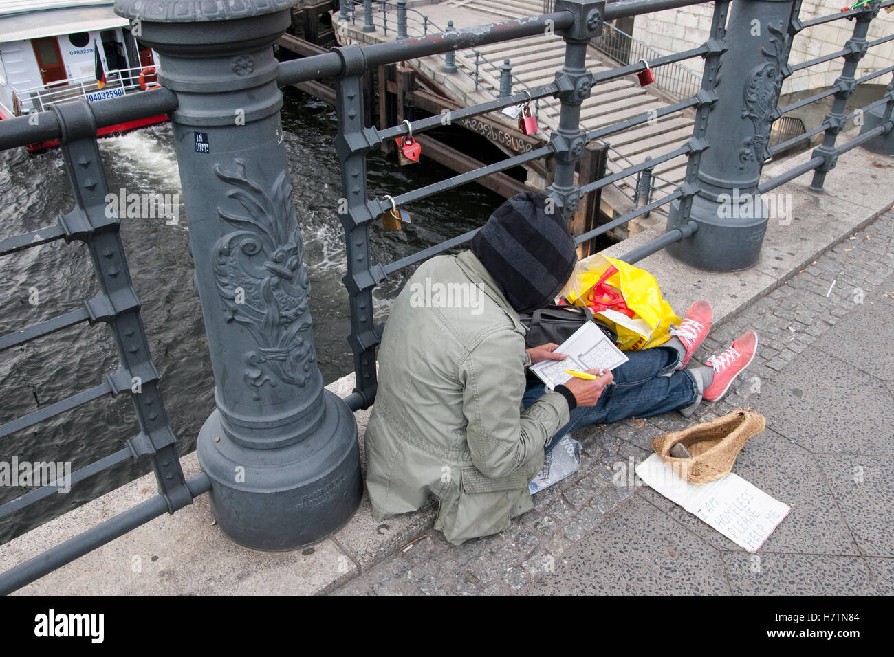 Homeless people berlin hi-res stock photography and images - Alamy