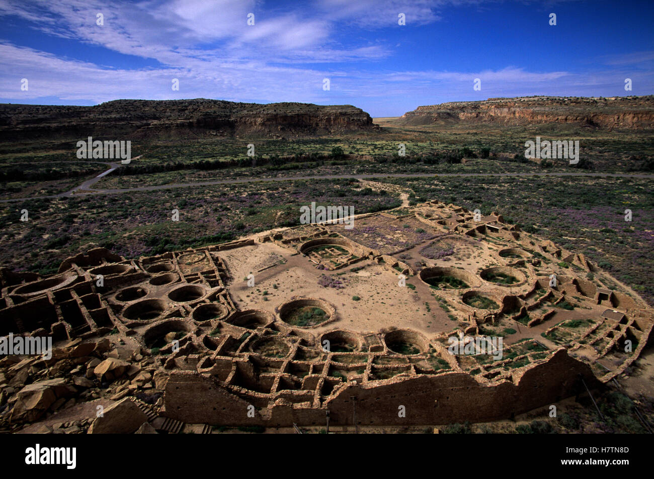 Ancient Native American ruins, Chaco Canyon, New Mexico Stock Photo - Alamy