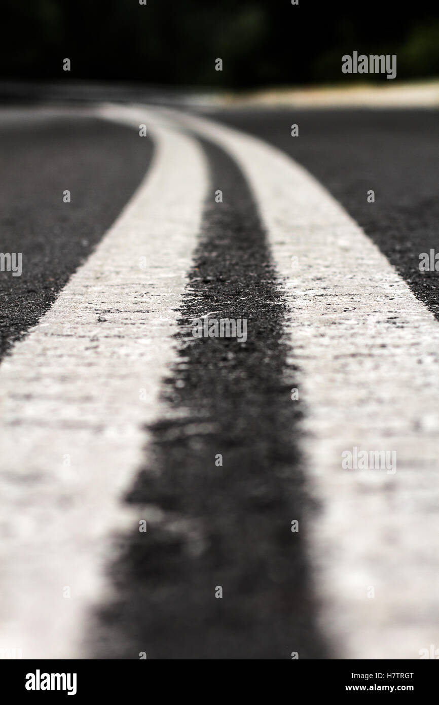 Lane markings hi-res stock photography and images - Alamy