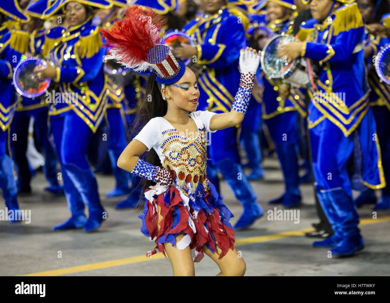 Performers dancing in full costume at carnaval Sao Paulo, Brazil Stock ...