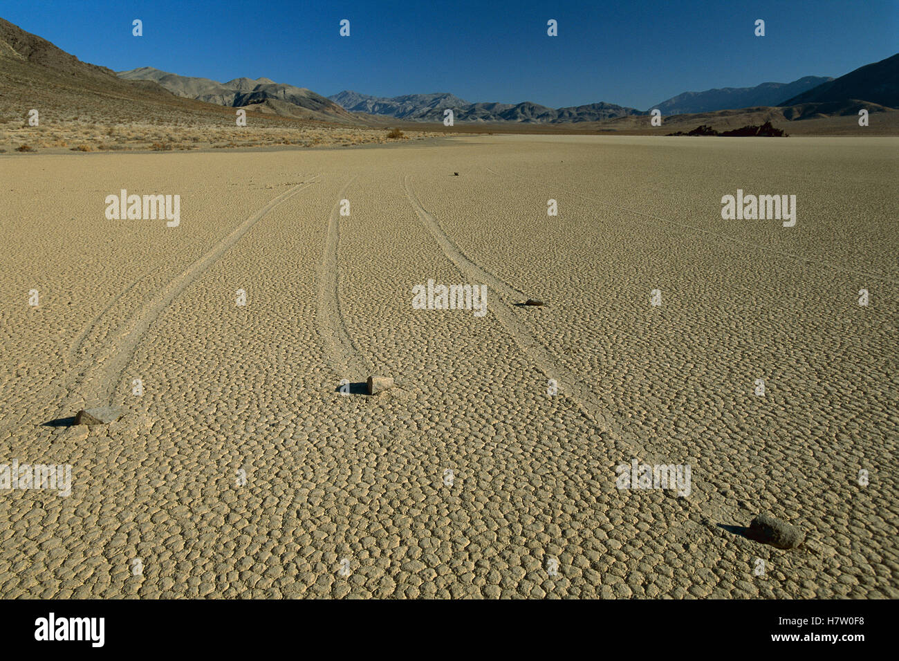 Racetrack Playa with mysterious 'sailing stones', Death Valley National ...