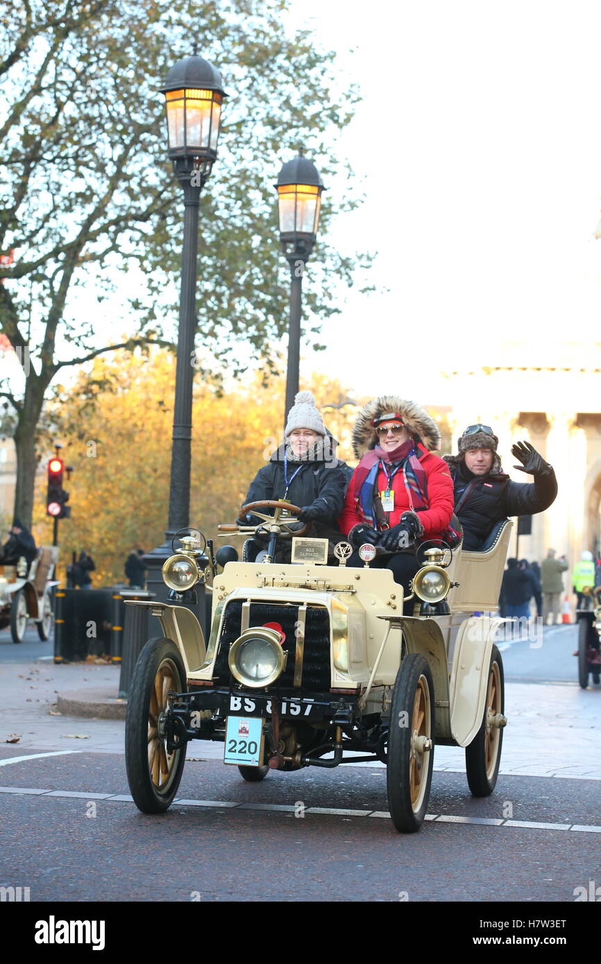 1903 darracq car hi-res stock photography and images - Alamy