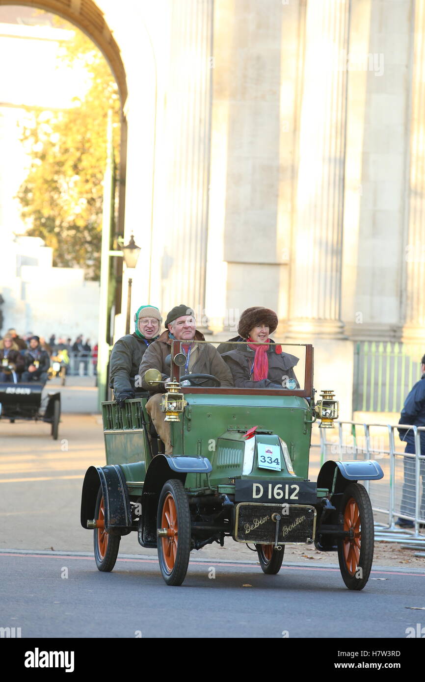 Robert simpson hi-res stock photography and images - Alamy