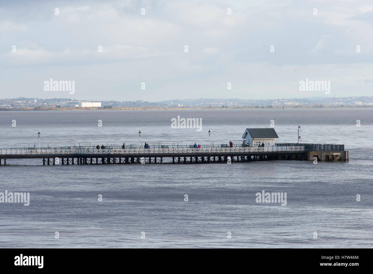 High tide at Penarth Pier in Penarth, South Wales Stock Photo - Alamy