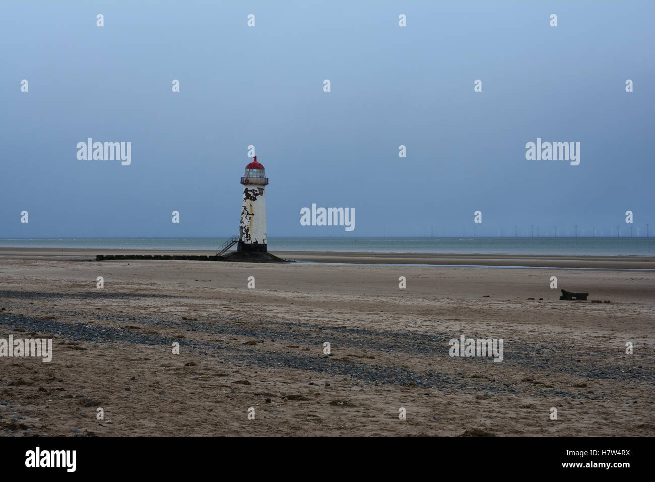 Beach lighthouse hi-res stock photography and images - Alamy