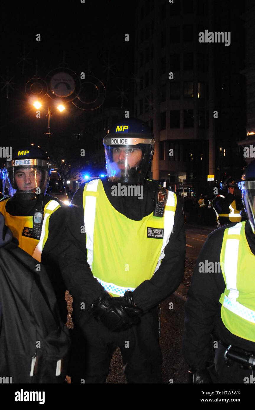 Police in riot gear, get ready for London's 2016 Million Mask Protest ...