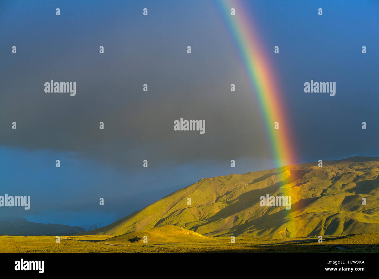 Rainbow over valley, Andes, Los Glaciares National Park, Patagonia ...