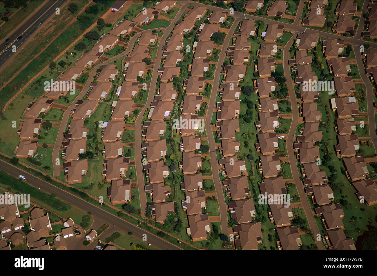 Walled townhouse complex showing dense suburban development, Pretoria ...