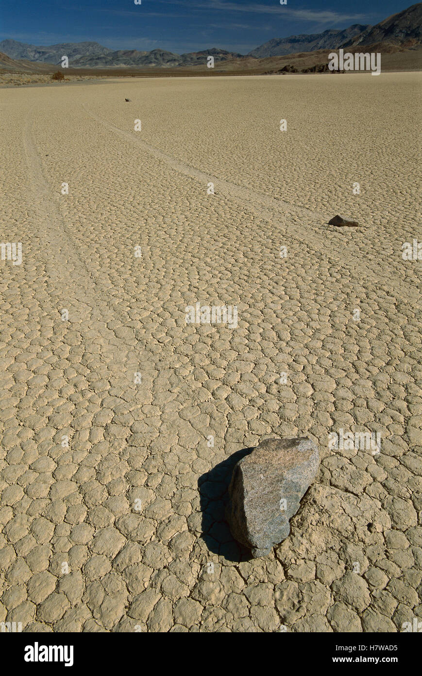 Racetrack Playa with mysterious 'sailing stones', Death Valley National ...