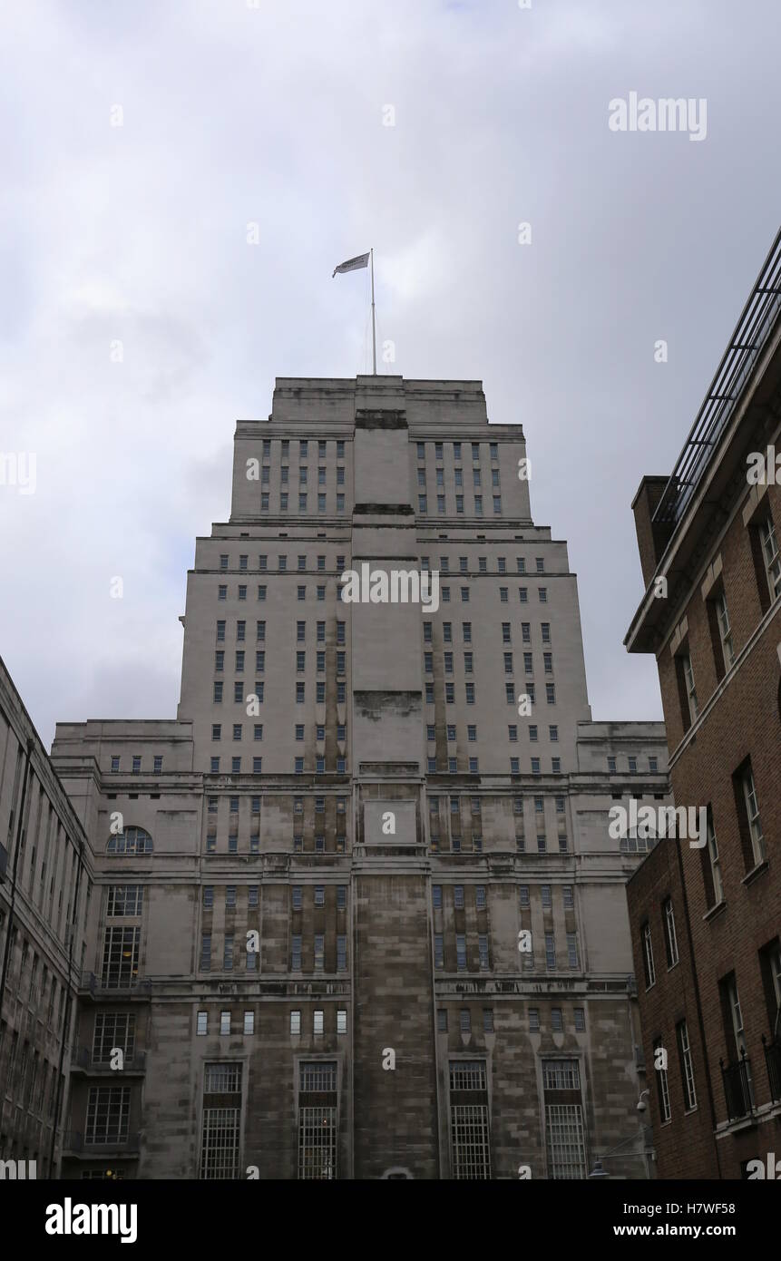 University of london senate house hi-res stock photography and images ...
