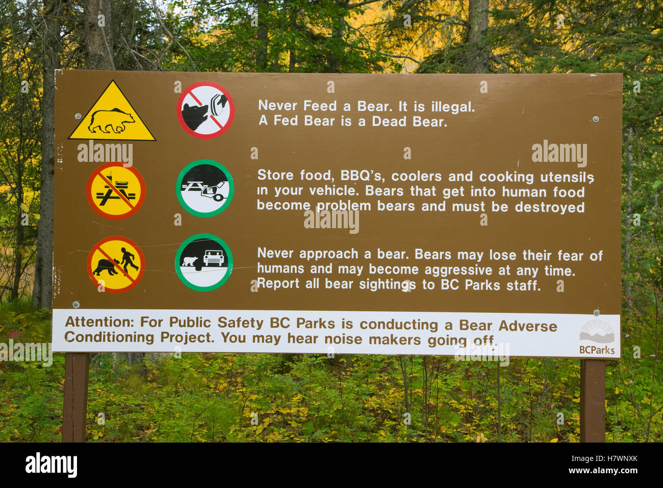Warning sign for bear safety at popular provincial park, British ...