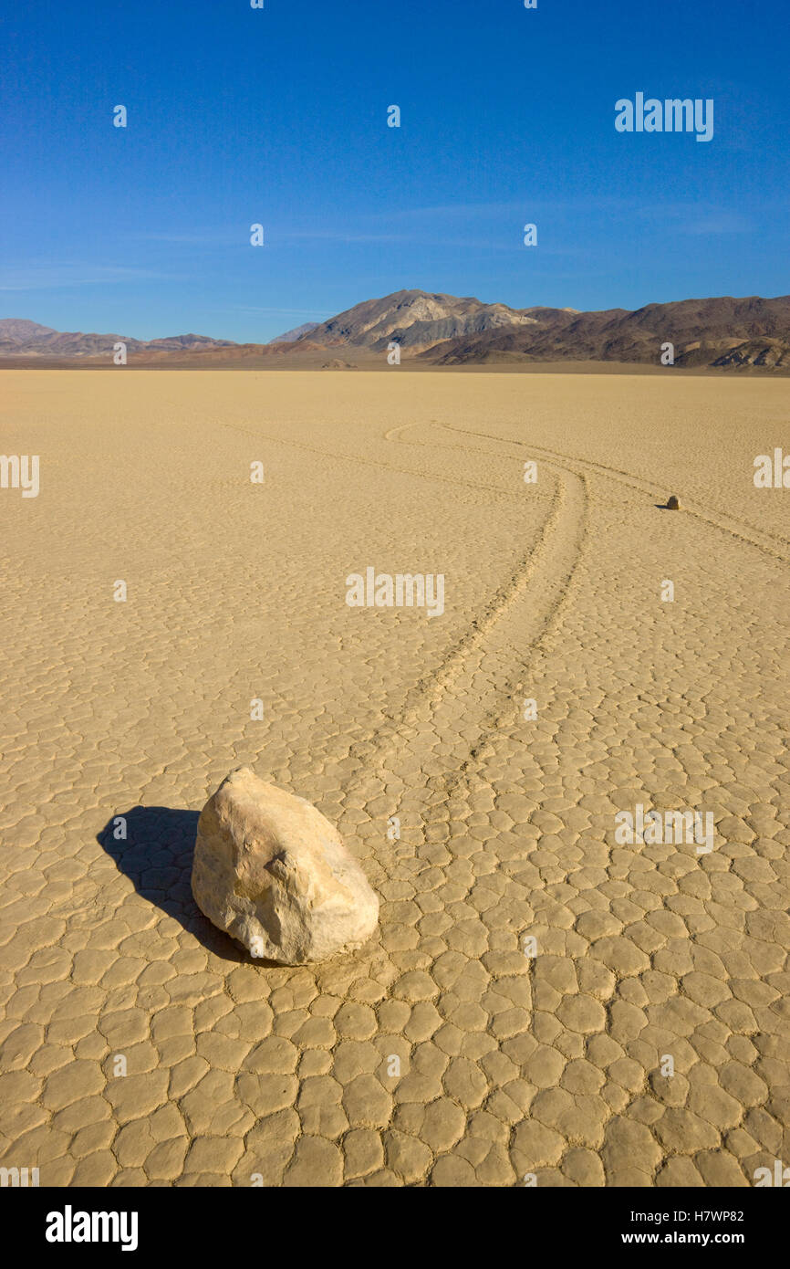 Racetrack Playa with mysterious 'sailing stones', Death Valley National ...