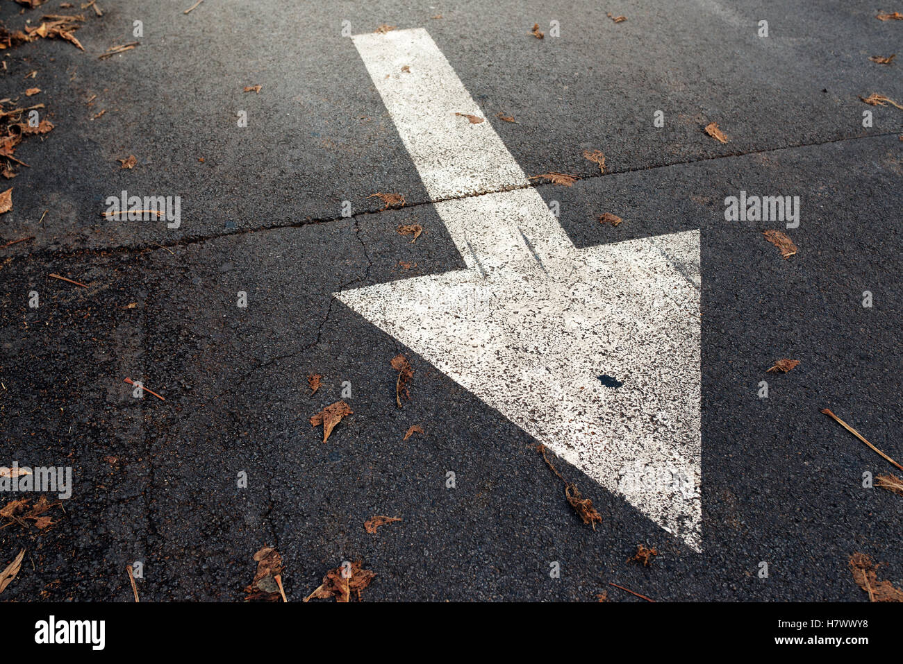 Road marking arrow hi-res stock photography and images - Alamy