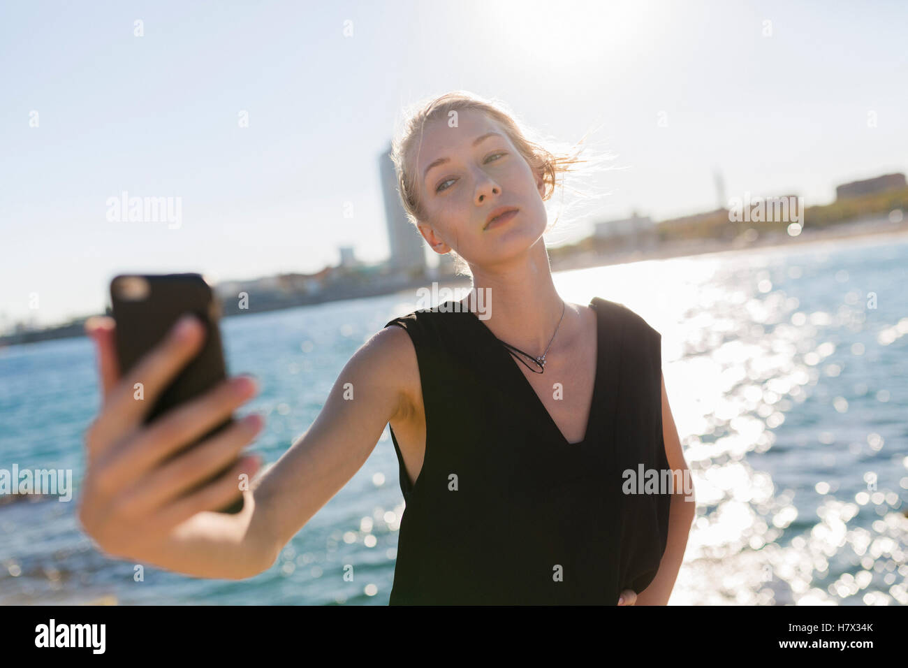 Beautiful blonde girl taking selfie hi-res stock photography and images ...