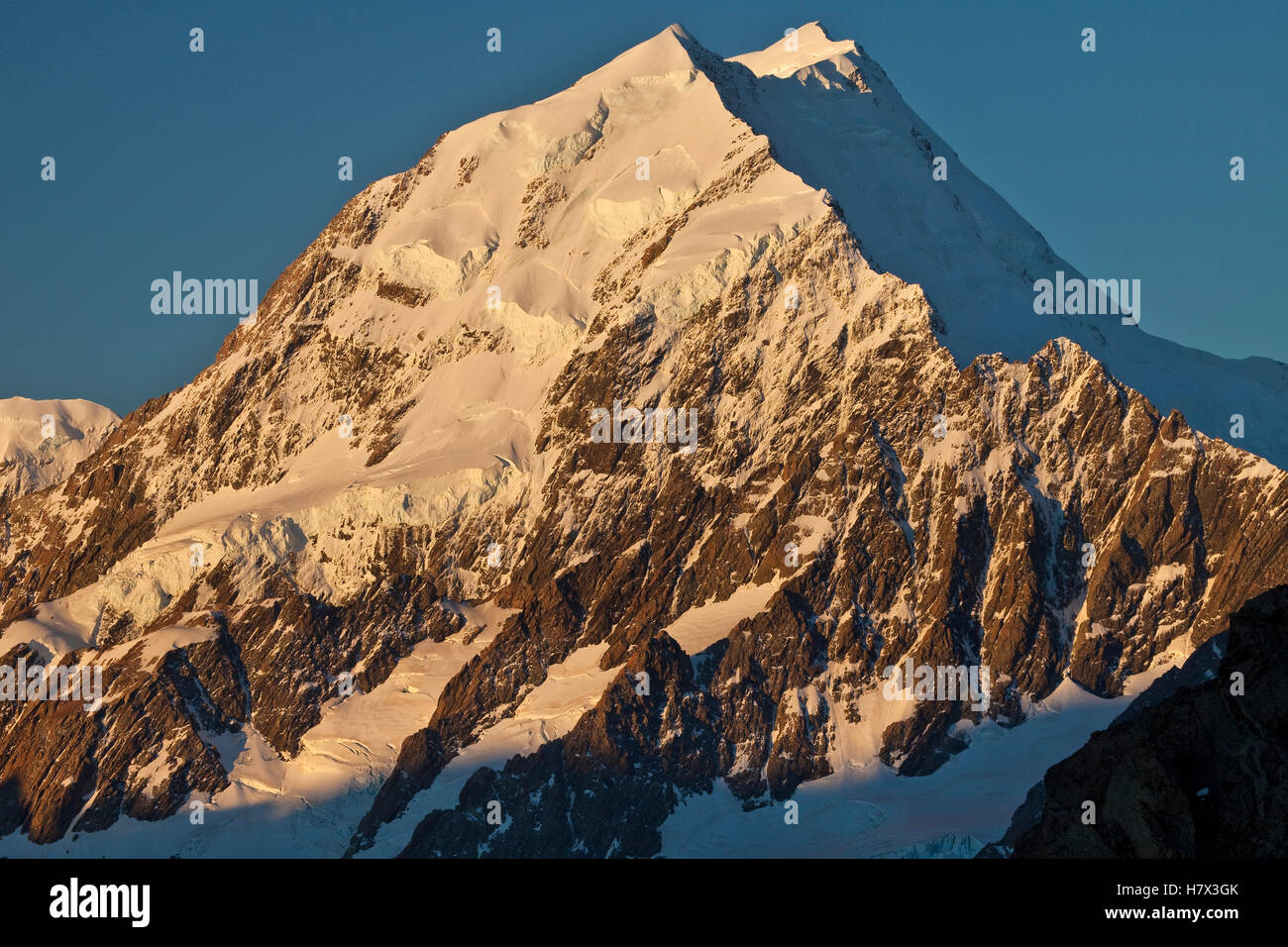 Mount Cook at sunset, from Mount Wakefield, Mount Cook National Park ...