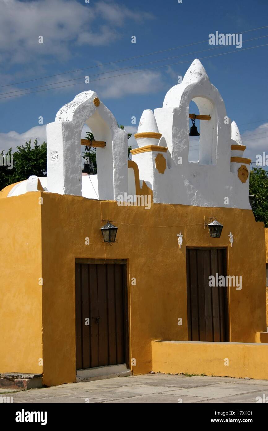 izamala the yellow town Stock Photo - Alamy