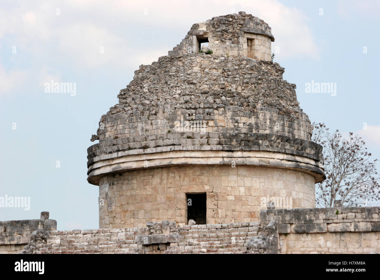 chichen itza temple Stock Photo - Alamy