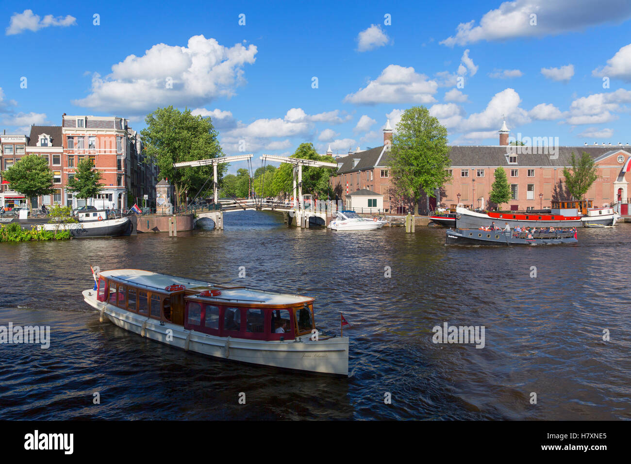 Canal amstel hi-res stock photography and images - Alamy