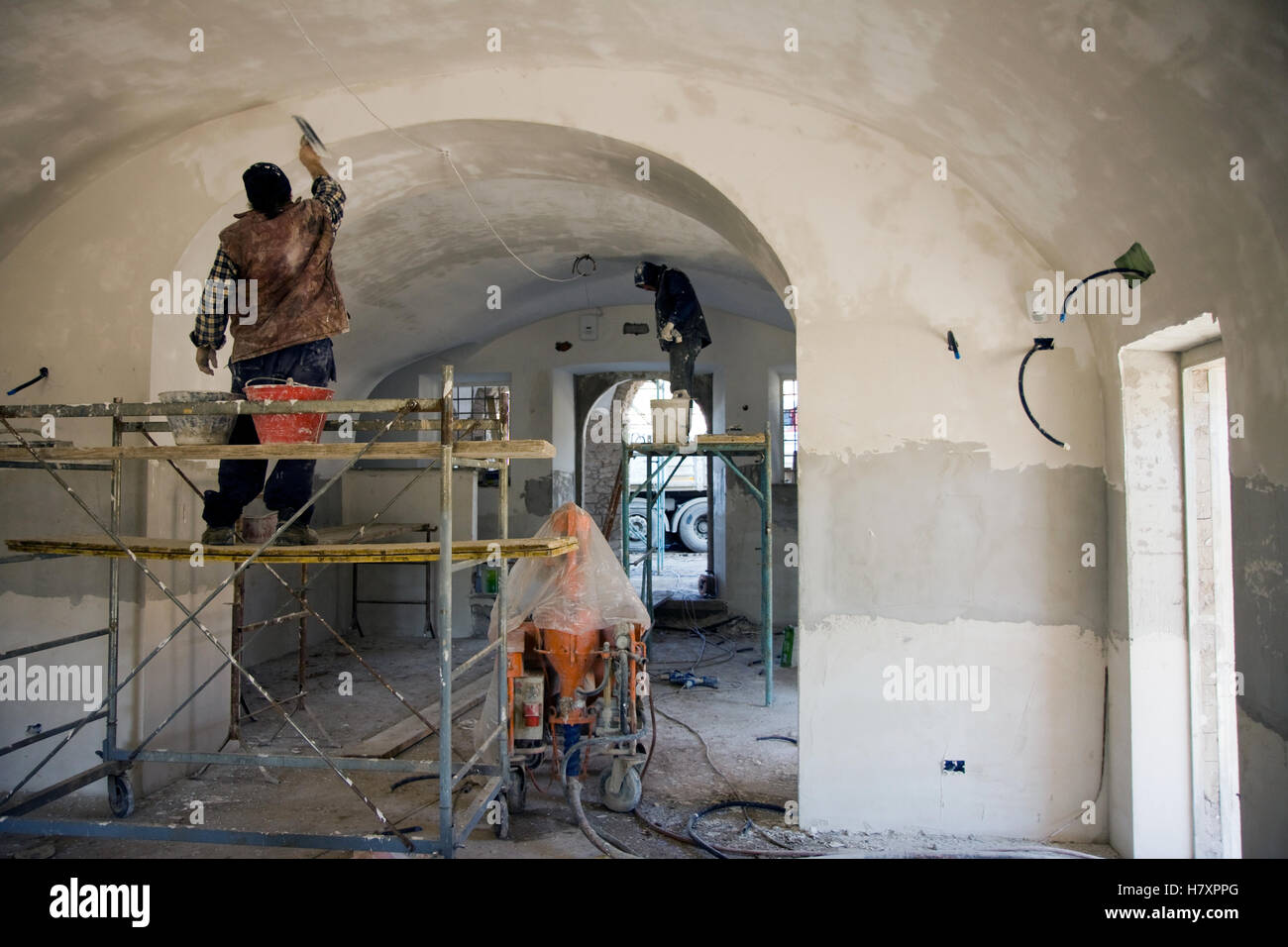 Manual workers making bricks hi-res stock photography and images - Alamy