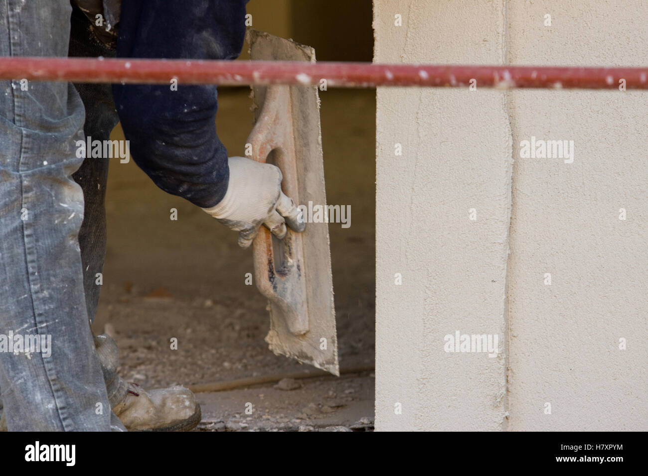 bricklayer at work in a building site Stock Photo - Alamy
