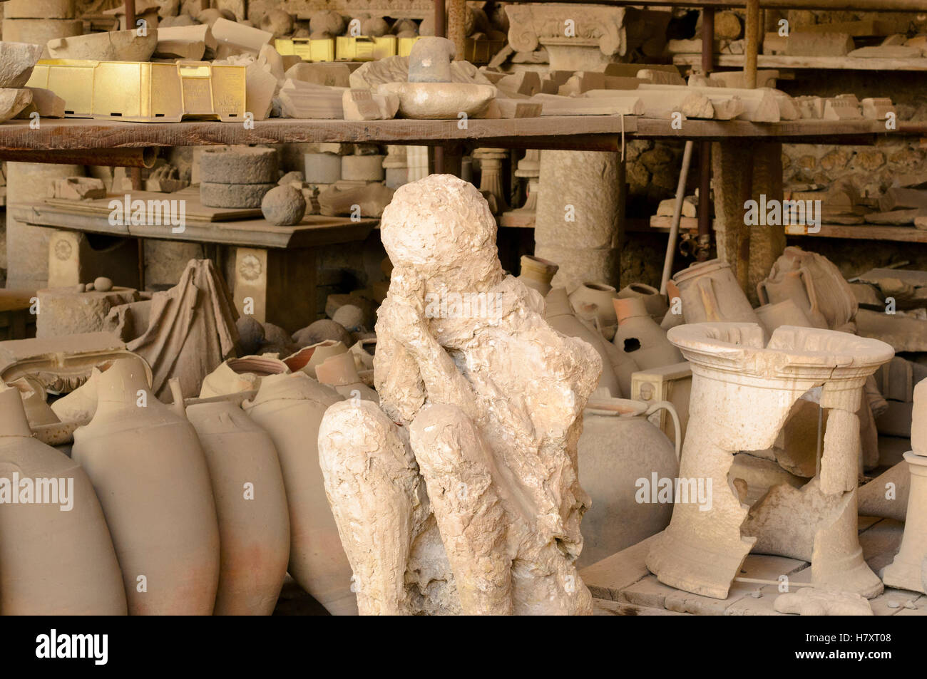 Destruction of pompeii hi-res stock photography and images - Alamy